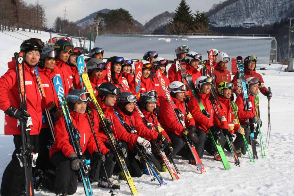 スタッフ募集 | スクール紹介 | 苗場スキースクール