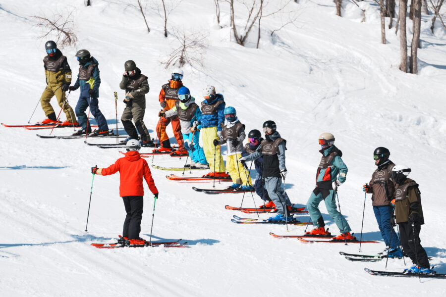苗場スキースクール | 苗場スキースクールは新潟県苗場スキー場にあるスキースクールです。 さまざまなレッスンやイベントをおこなっております。